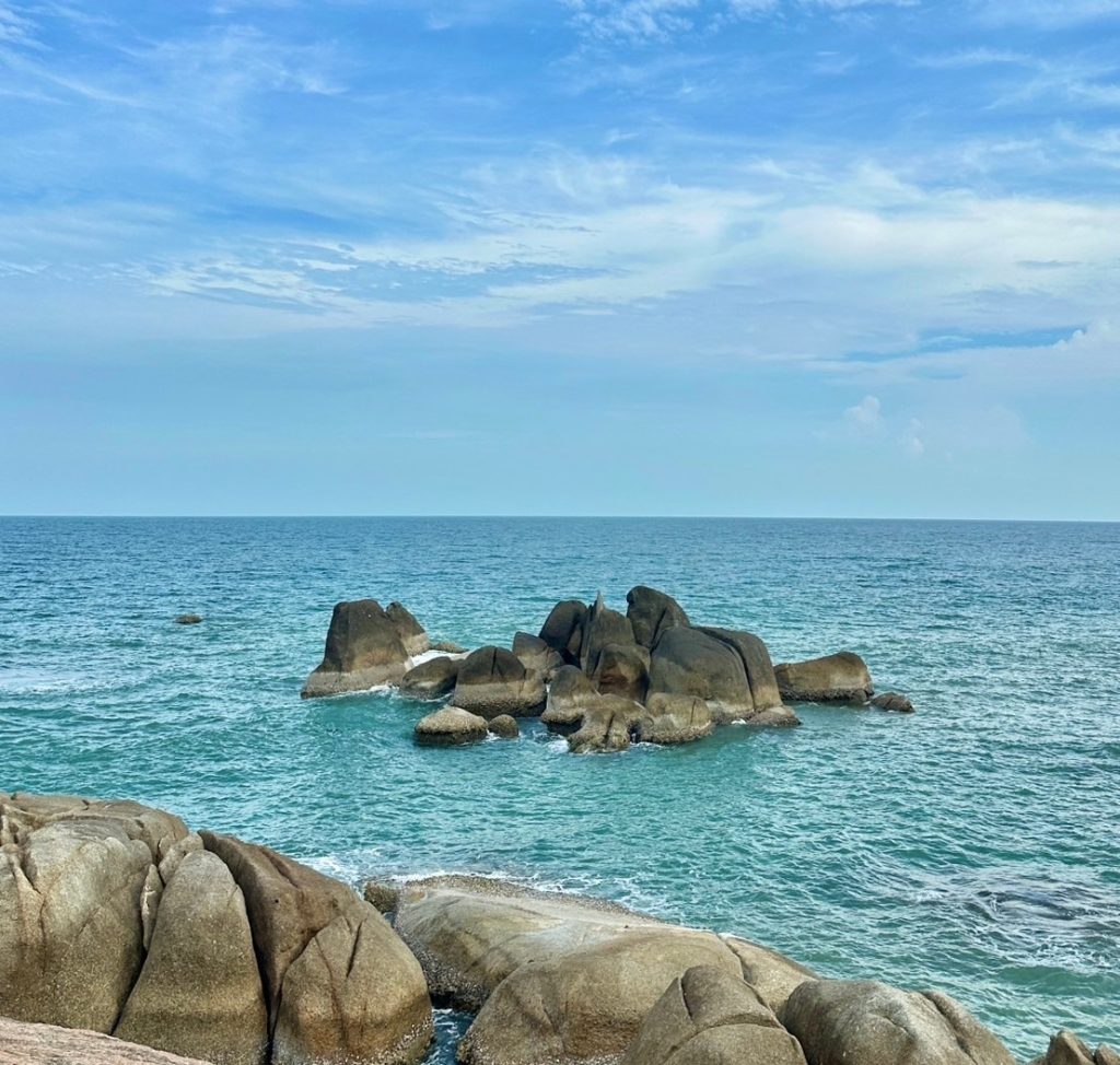Grandmother and Grandfather Rocks Koh Samui – Seahorse Ferry